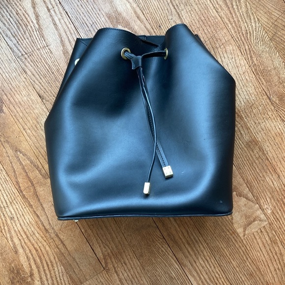 Rachel Zoe | Bags | Rachel Zoe Bucket Bag With Detachable Pouch Black ...